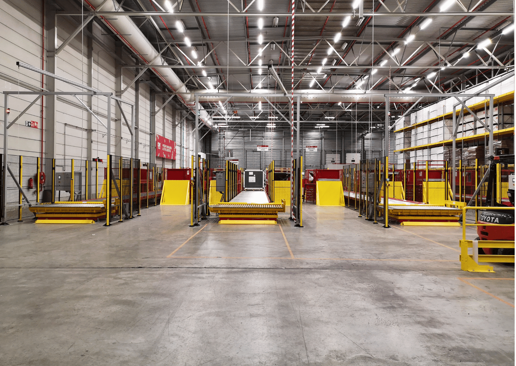 Semi-automated transfer lines (pallet conveyors) for pharmaceutical ...